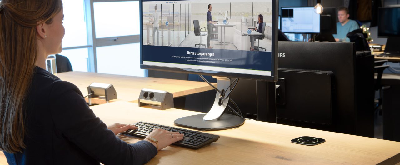 Desk Management System - GoBright