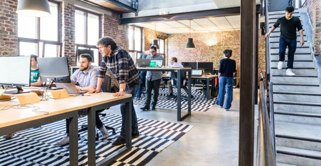 What role does technology play in the modern office evolution? - GoBright