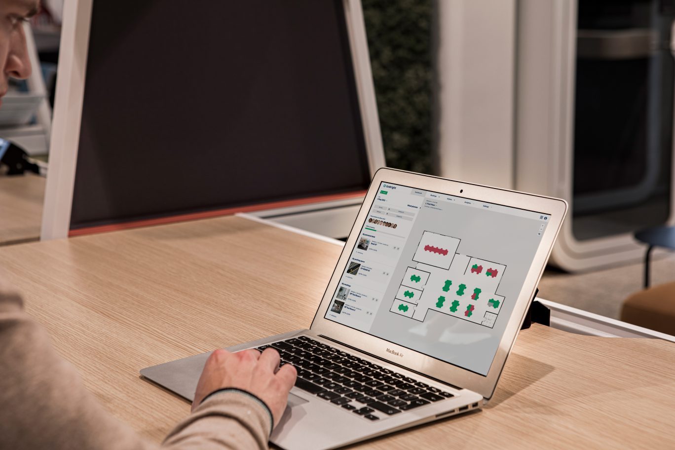 GoBright - The #1 user-friendly Digital Signage Solution - GoBright